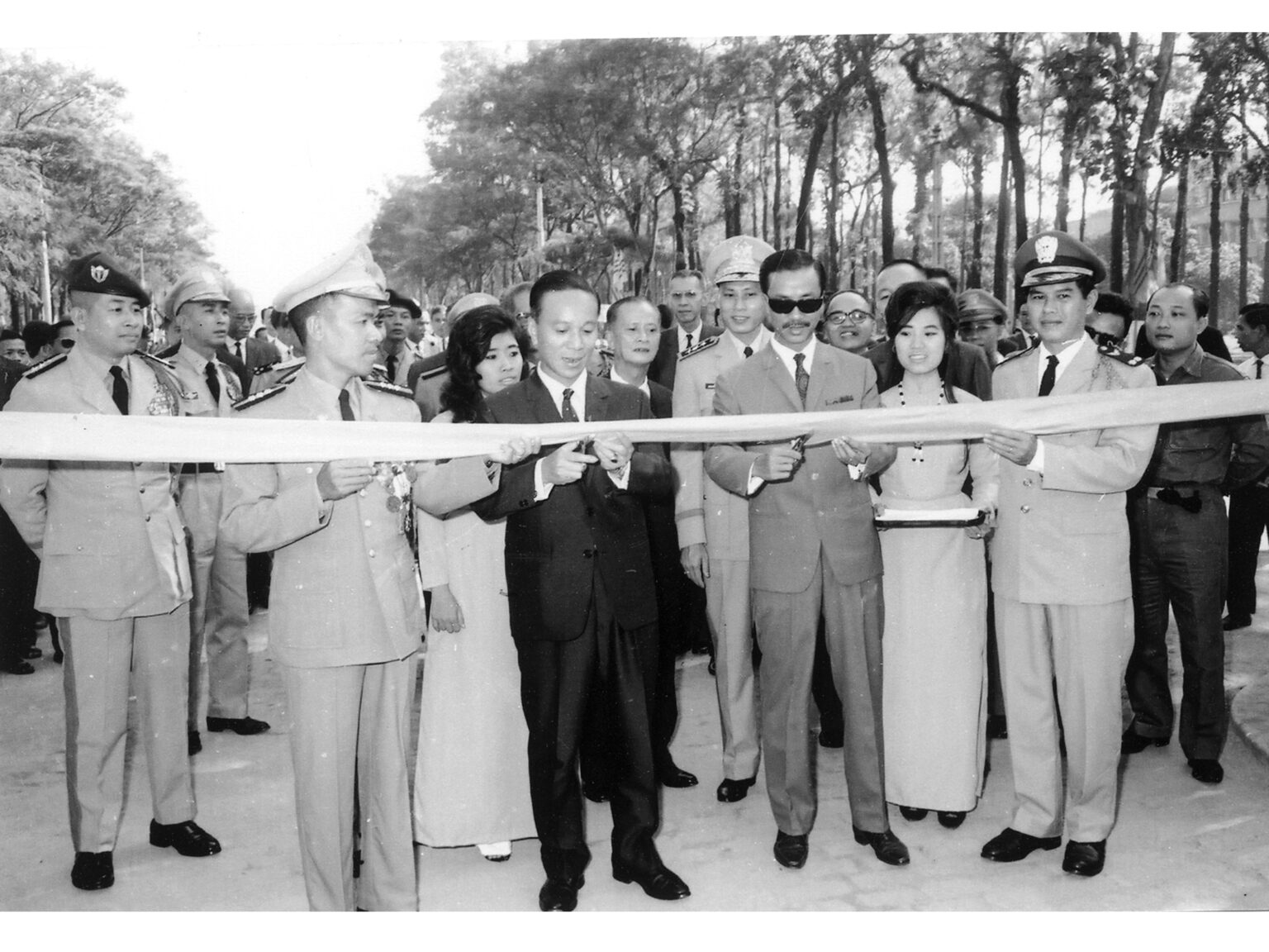 History of Independence Palace - Di tích lịch sử Dinh Độc Lập
